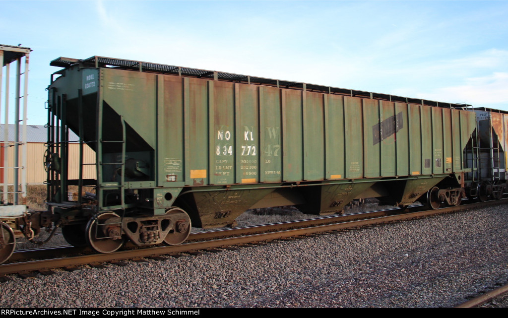 Ex-CNW Covered Hopper